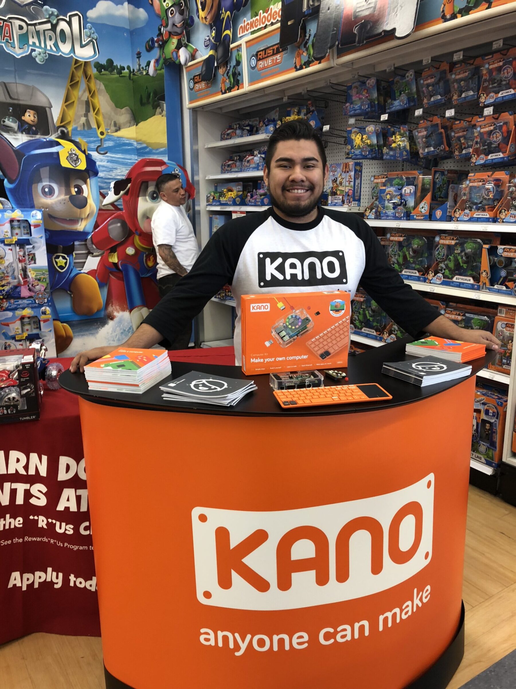 Program Spotlight: Kano Holiday Retail Demonstrations - The HYPE Agency ...